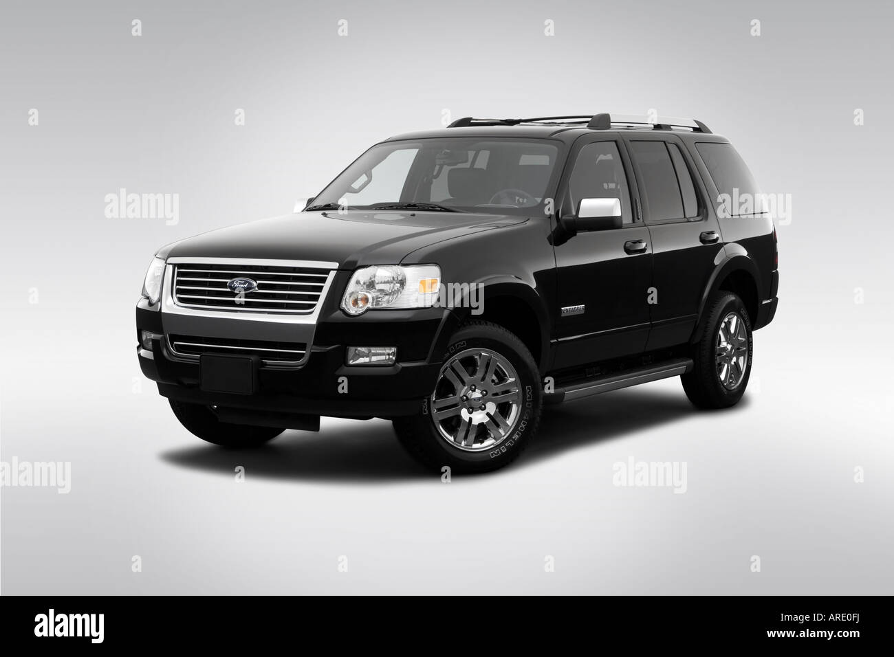 2006 Ford Explorer Limited in Black - Front angle view Stock Photo - Alamy