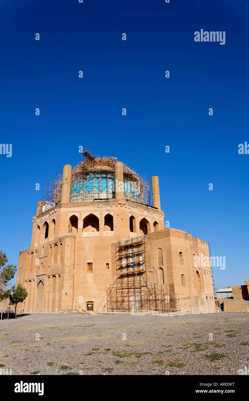 The Mausoleum of Oljeitu at Soltaniyeh Iran Stock Photo - Alamy