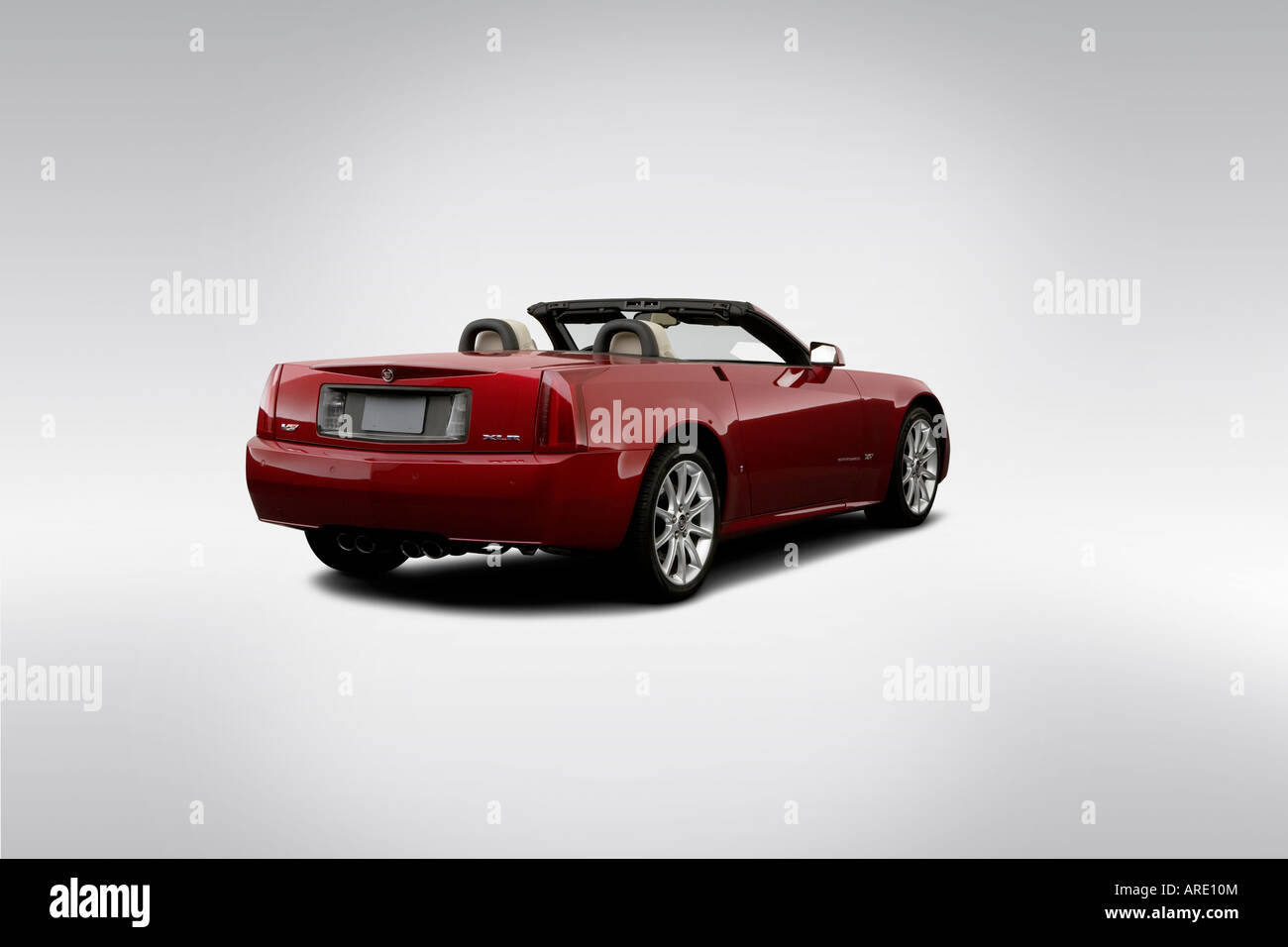 Cadillac xlr hi-res stock photography and images - Alamy