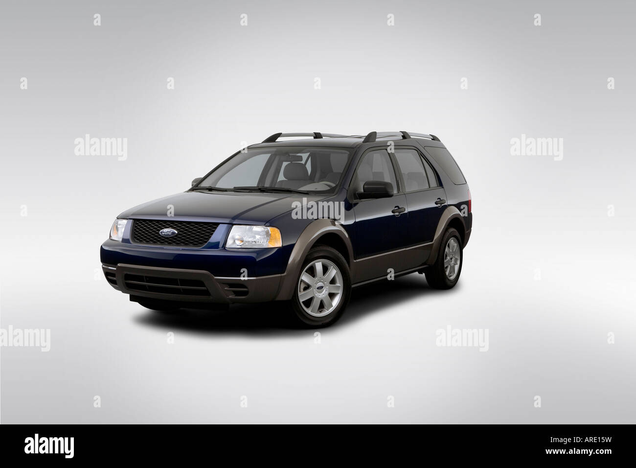 2006 ford freestyle se in hi-res stock photography and images - Alamy