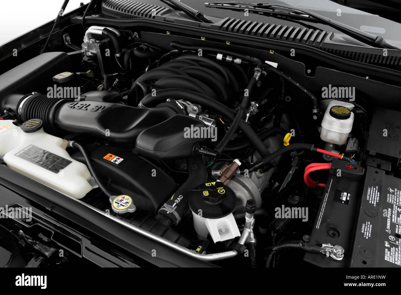 2006 Ford Explorer Limited in Black - Engine Stock Photo - Alamy