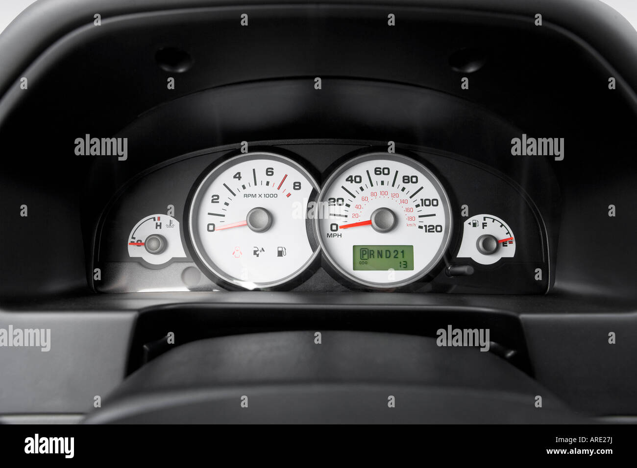 2006 Ford Escape XLS in Blue - Speedometer/tachometer Stock Photo - Alamy