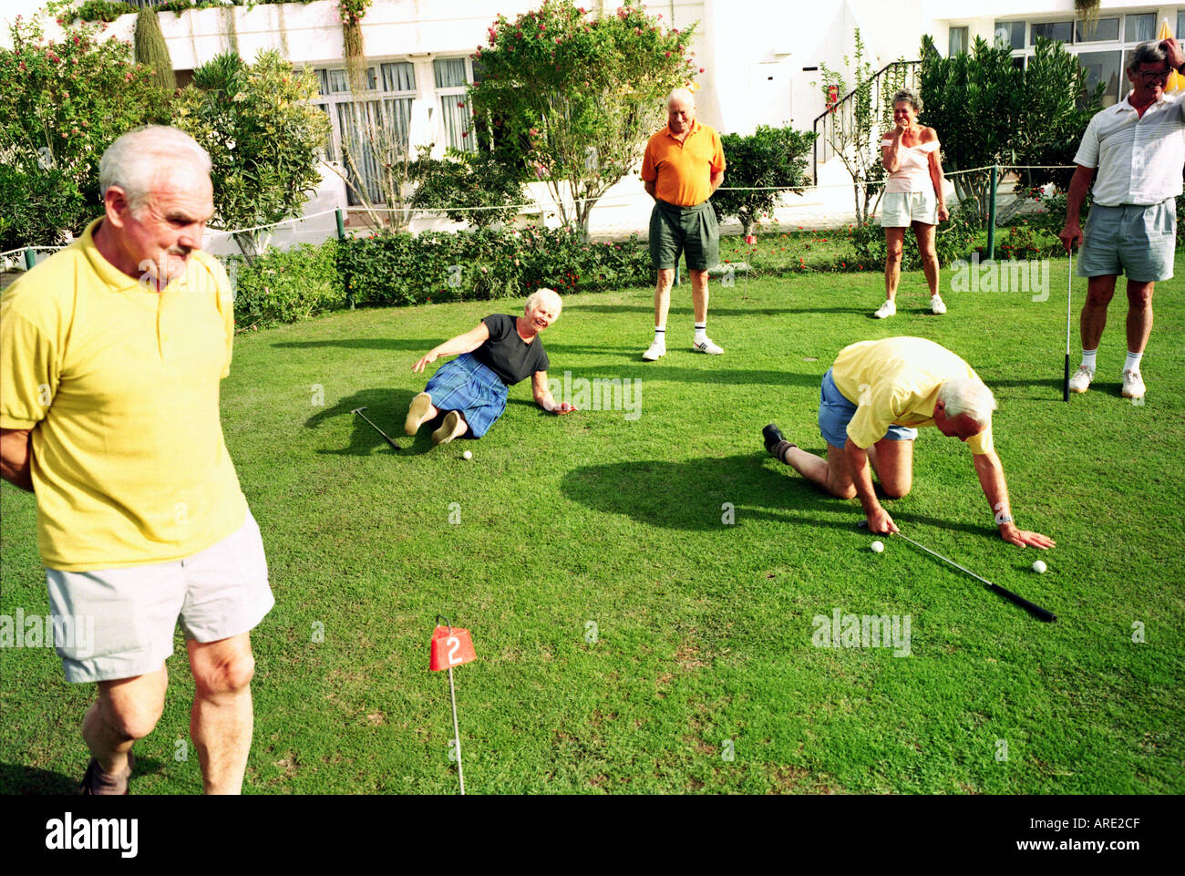 Kneeling sport snooker hi-res stock photography and images - Alamy