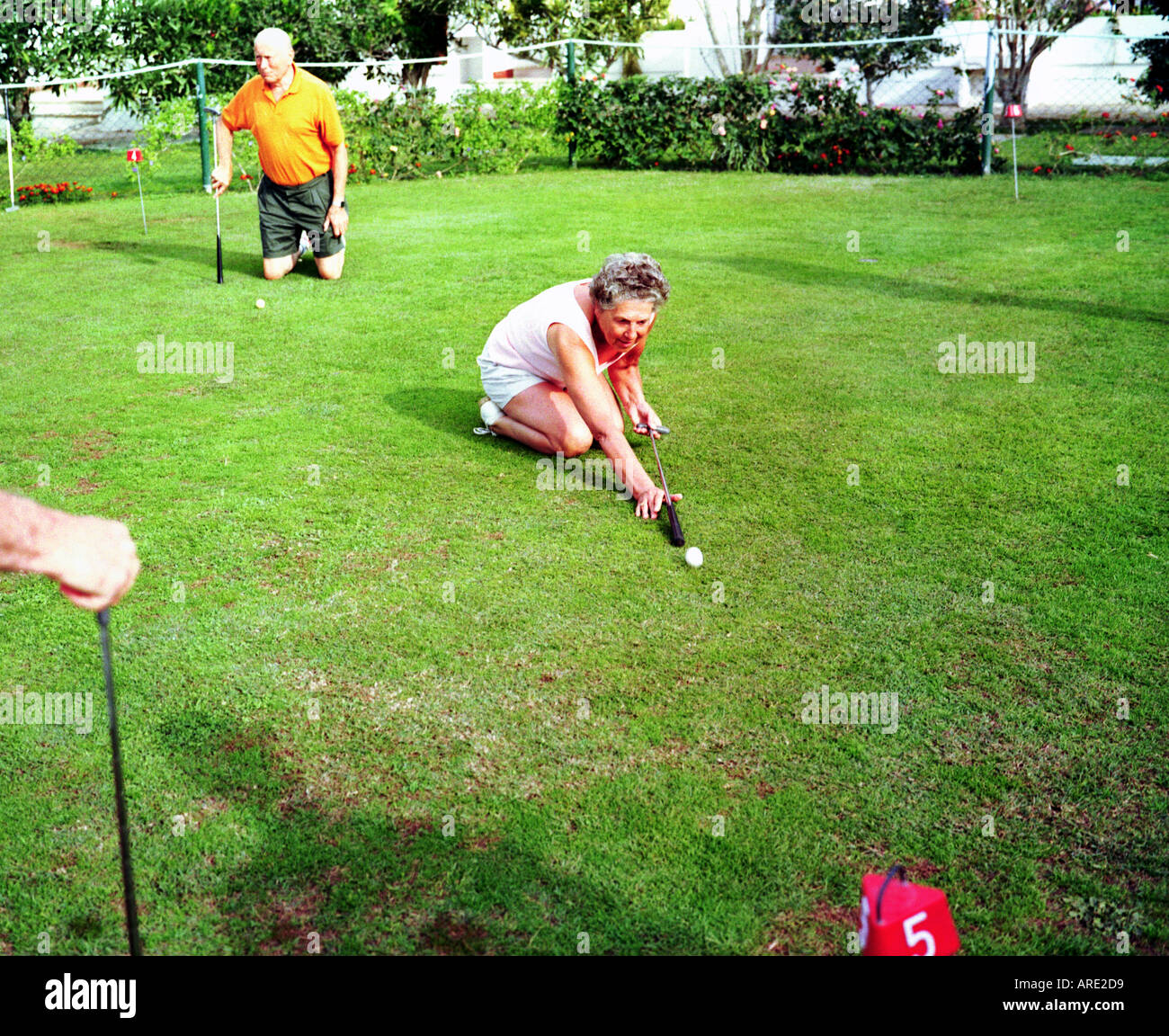 Kneeling sport snooker hi-res stock photography and images - Alamy