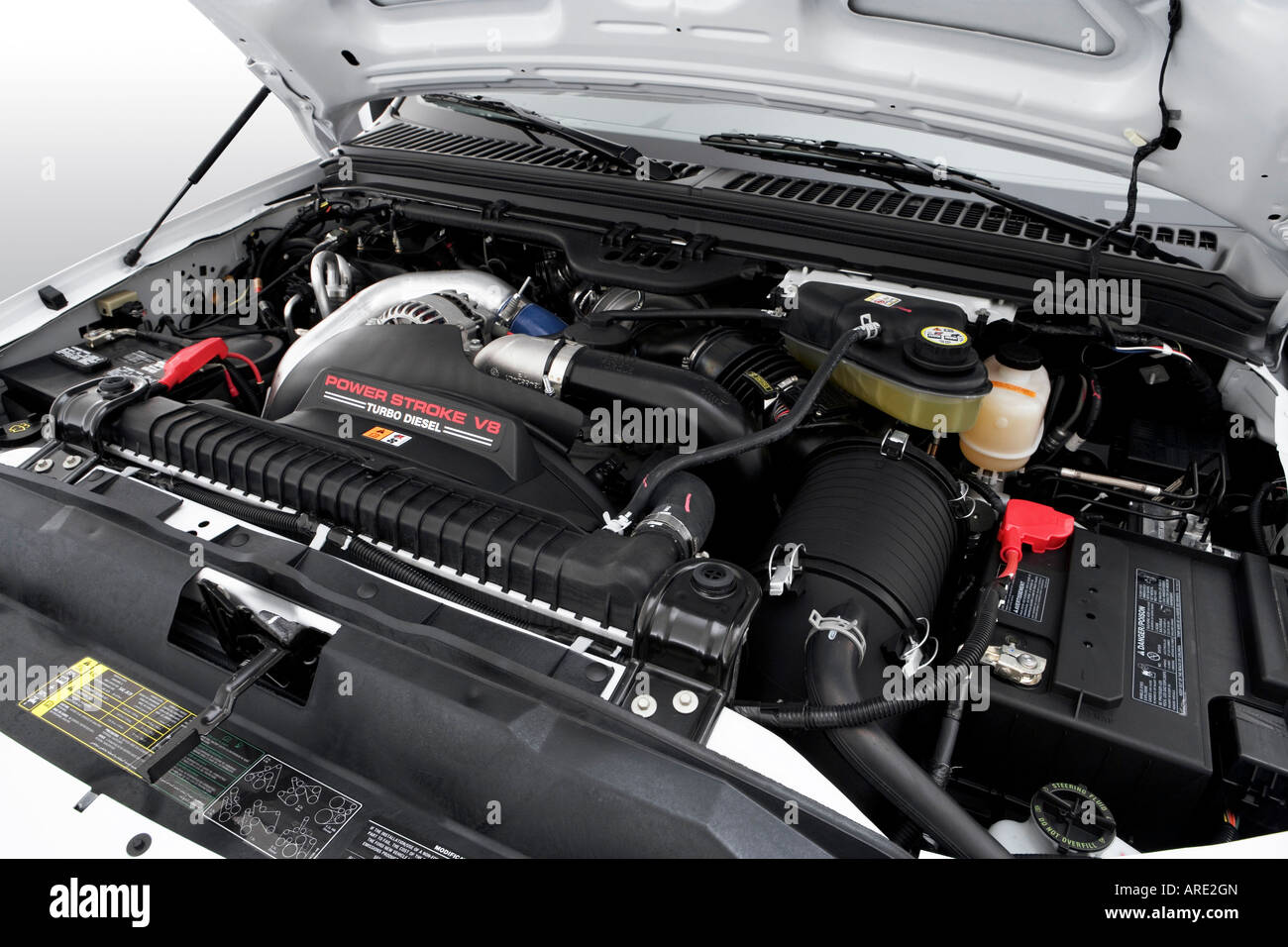 2006 Ford F-250 SD XLT in White - Engine Stock Photo - Alamy