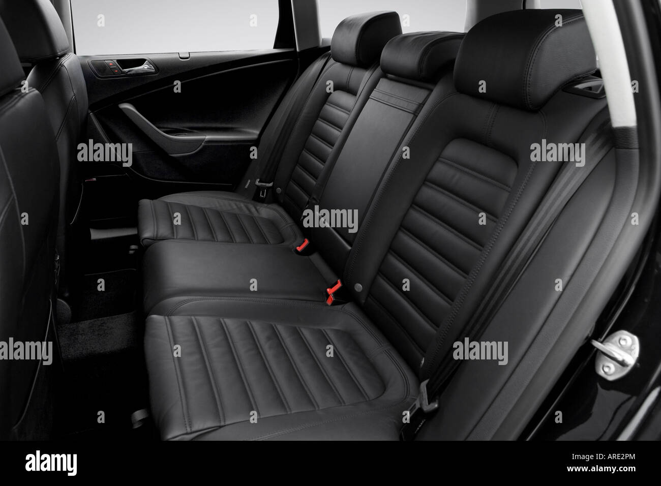 2007 Volkswagen Passat 3.6 in Black - Rear seats Stock Photo - Alamy