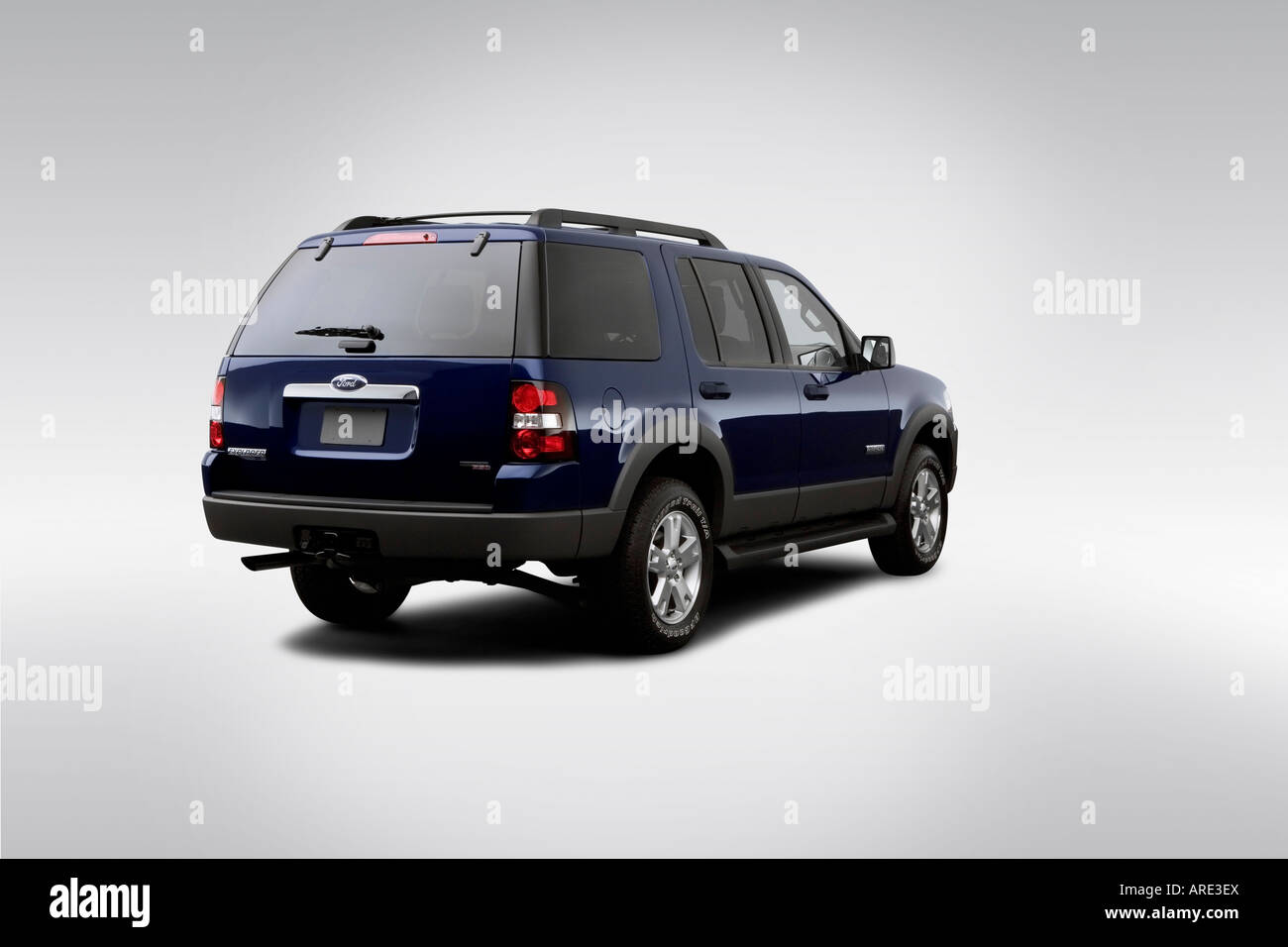 2006 Ford Explorer XLT in Blue - Rear angle view Stock Photo - Alamy