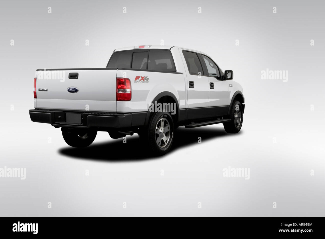 2006 Ford F-150 FX4 in White - Rear angle view Stock Photo - Alamy