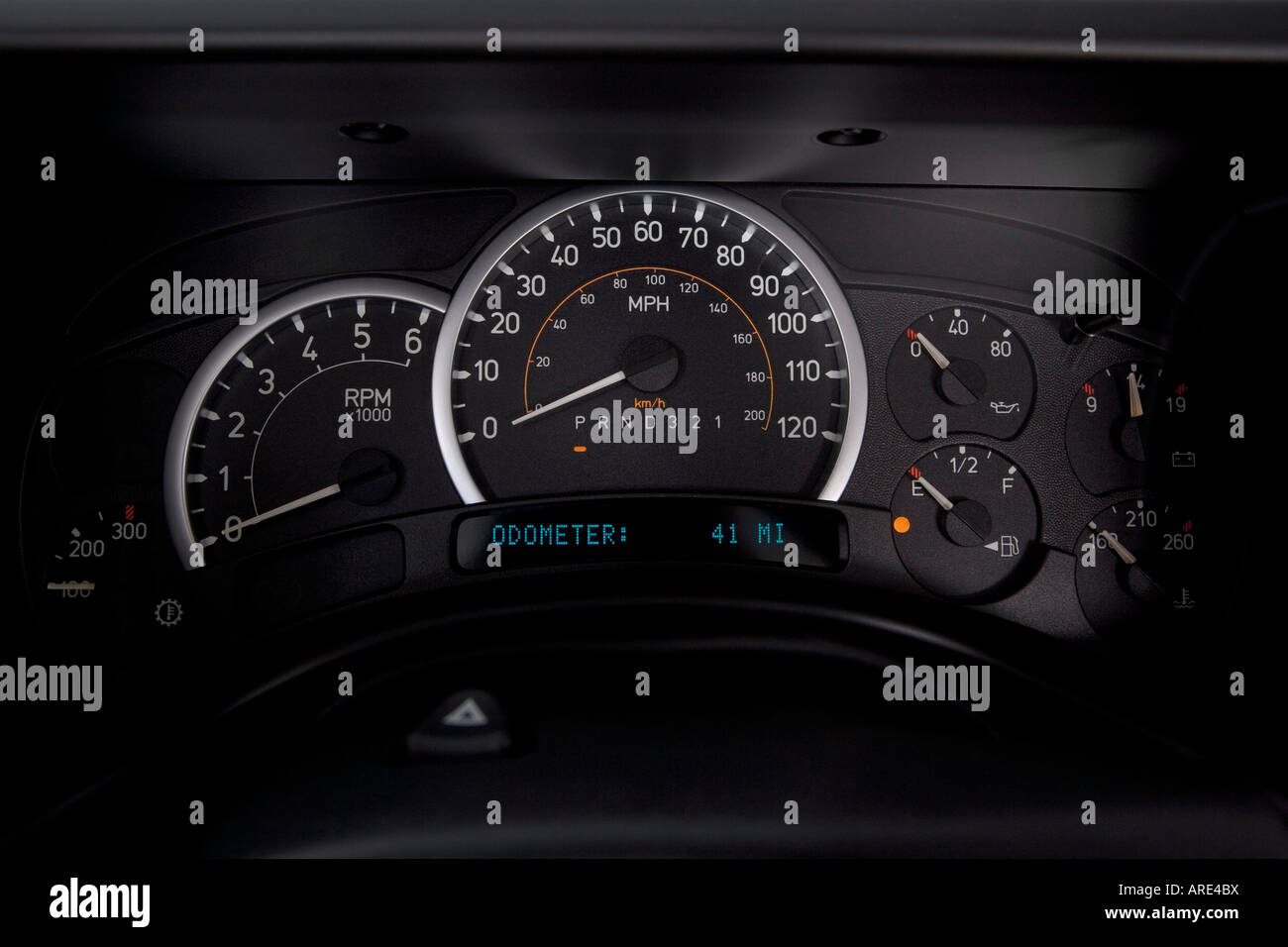 2006 Hummer H2 SUT in Red - Speedometer/tachometer Stock Photo - Alamy