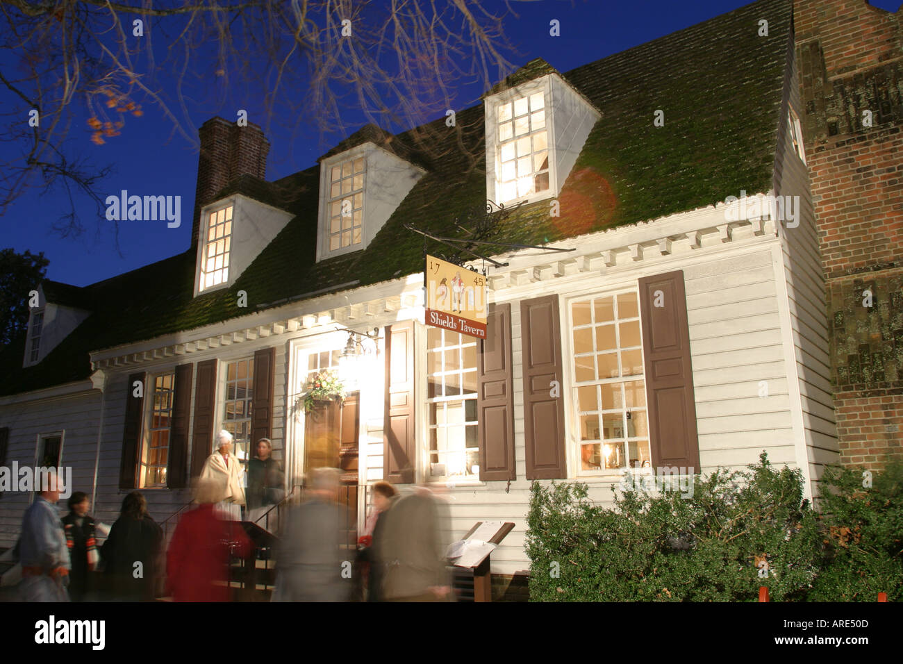Colonial Williamsburg Virginia,Duke of Gloucester Street,Shields Tavern ...