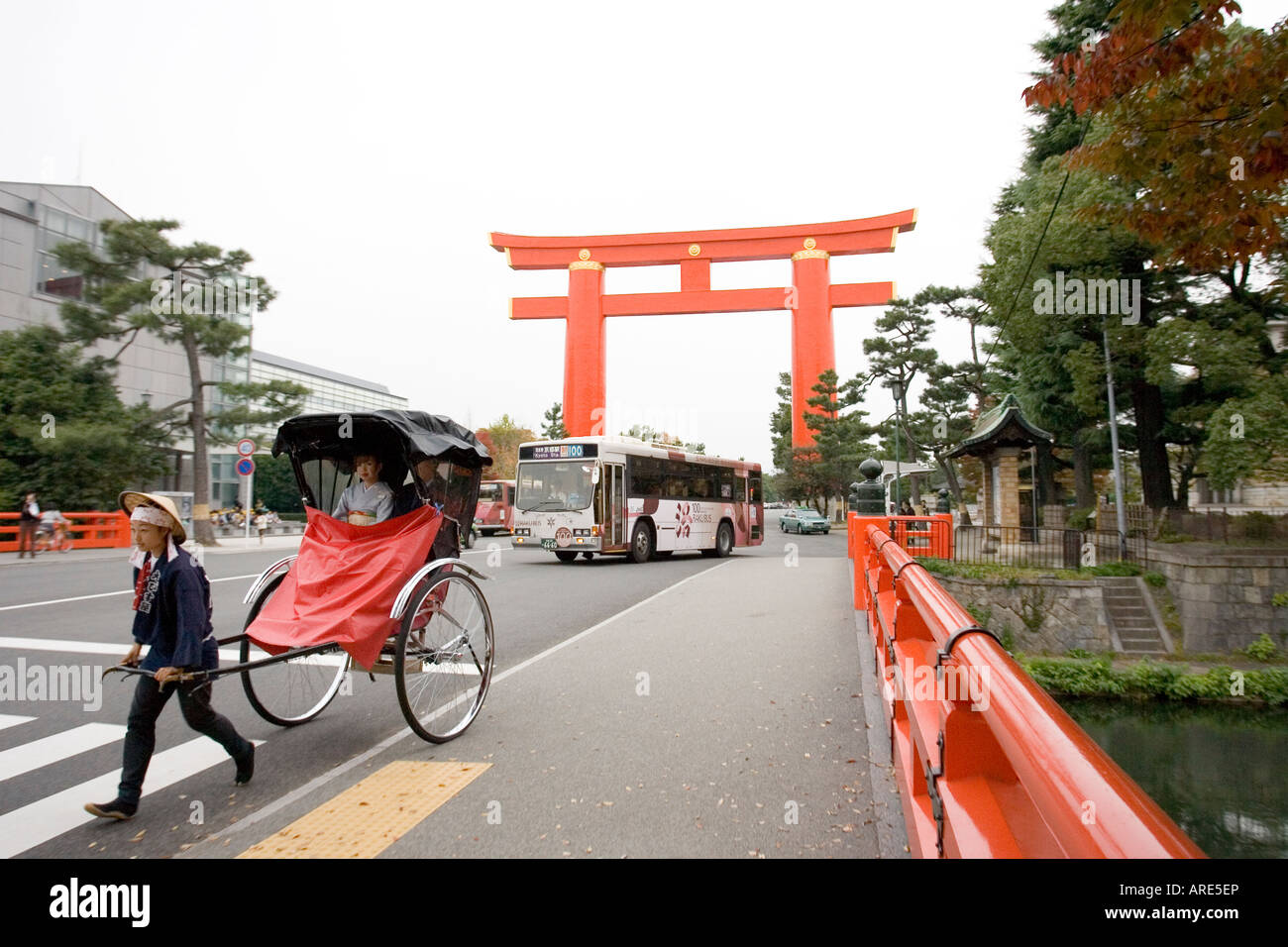 Rickshaw method of transport hi-res stock photography and images - Alamy