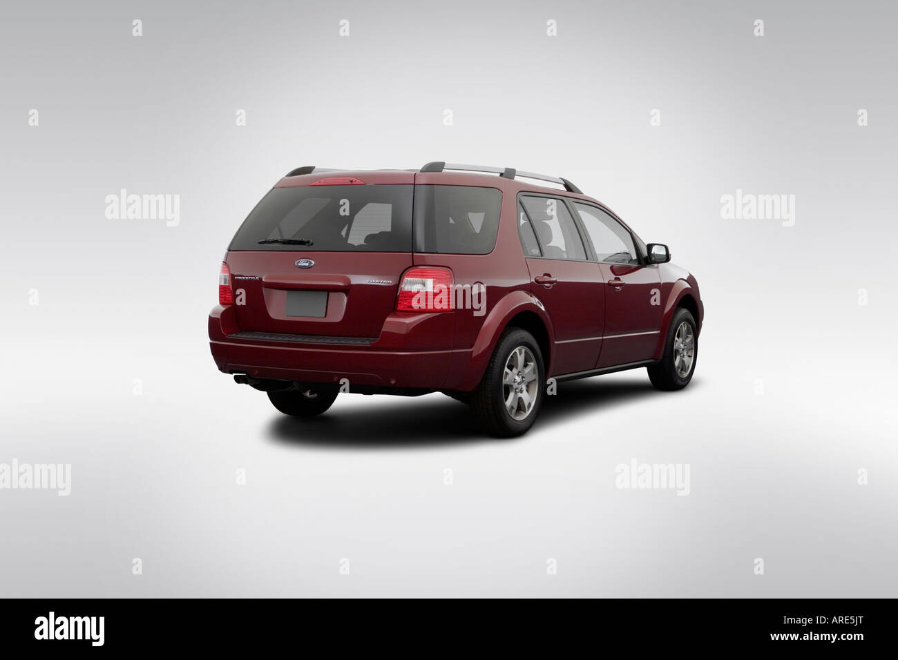 2006 ford freestyle limited in hi-res stock photography and images - Alamy