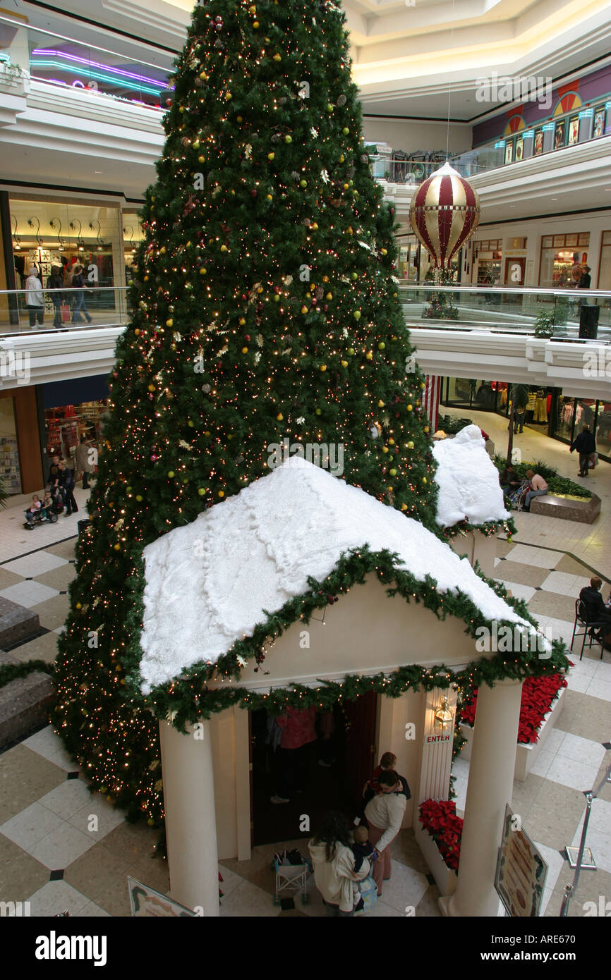 Macarthur center hi-res stock photography and images - Alamy