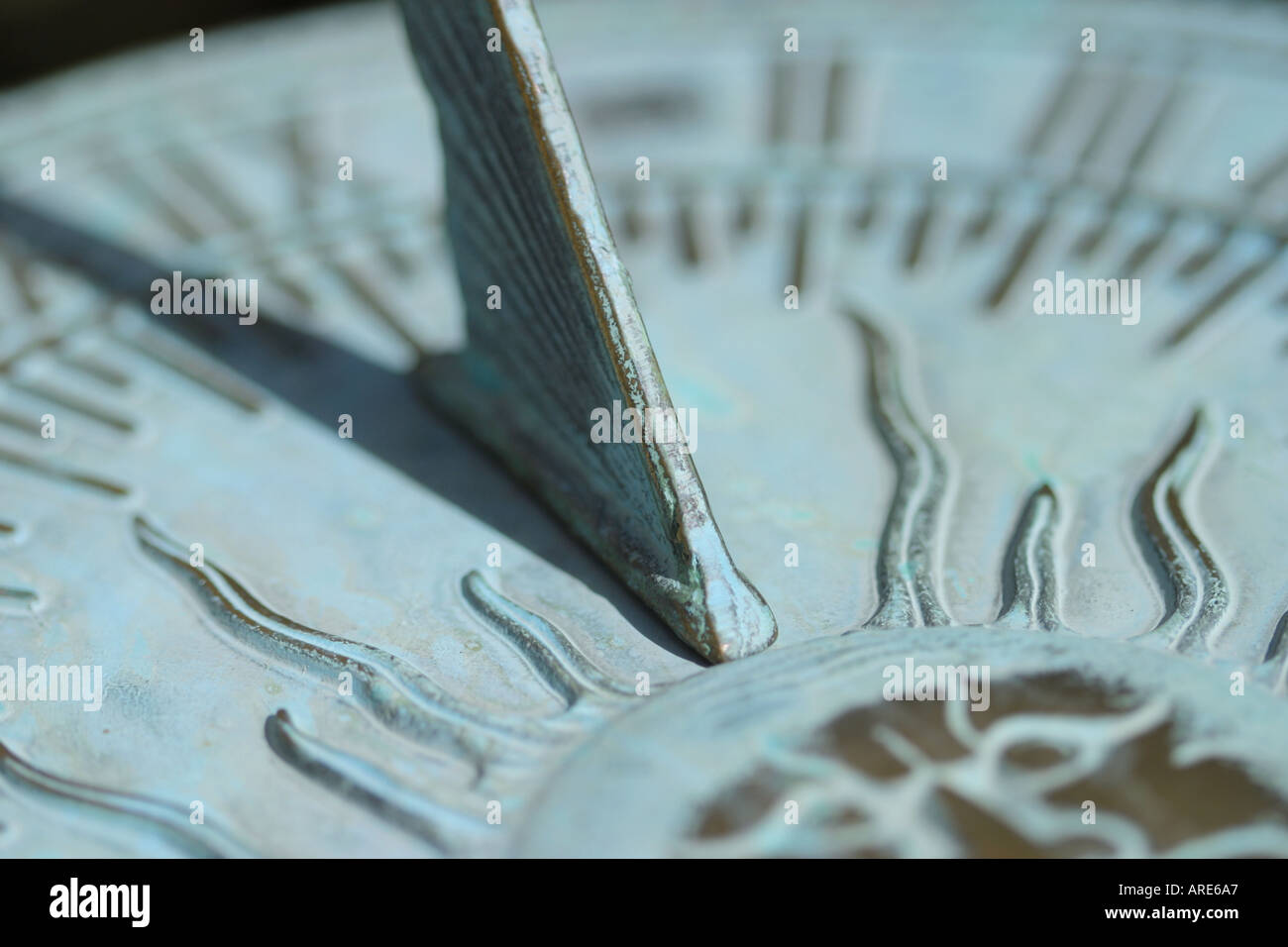 Sundial with shadow hi-res stock photography and images - Alamy