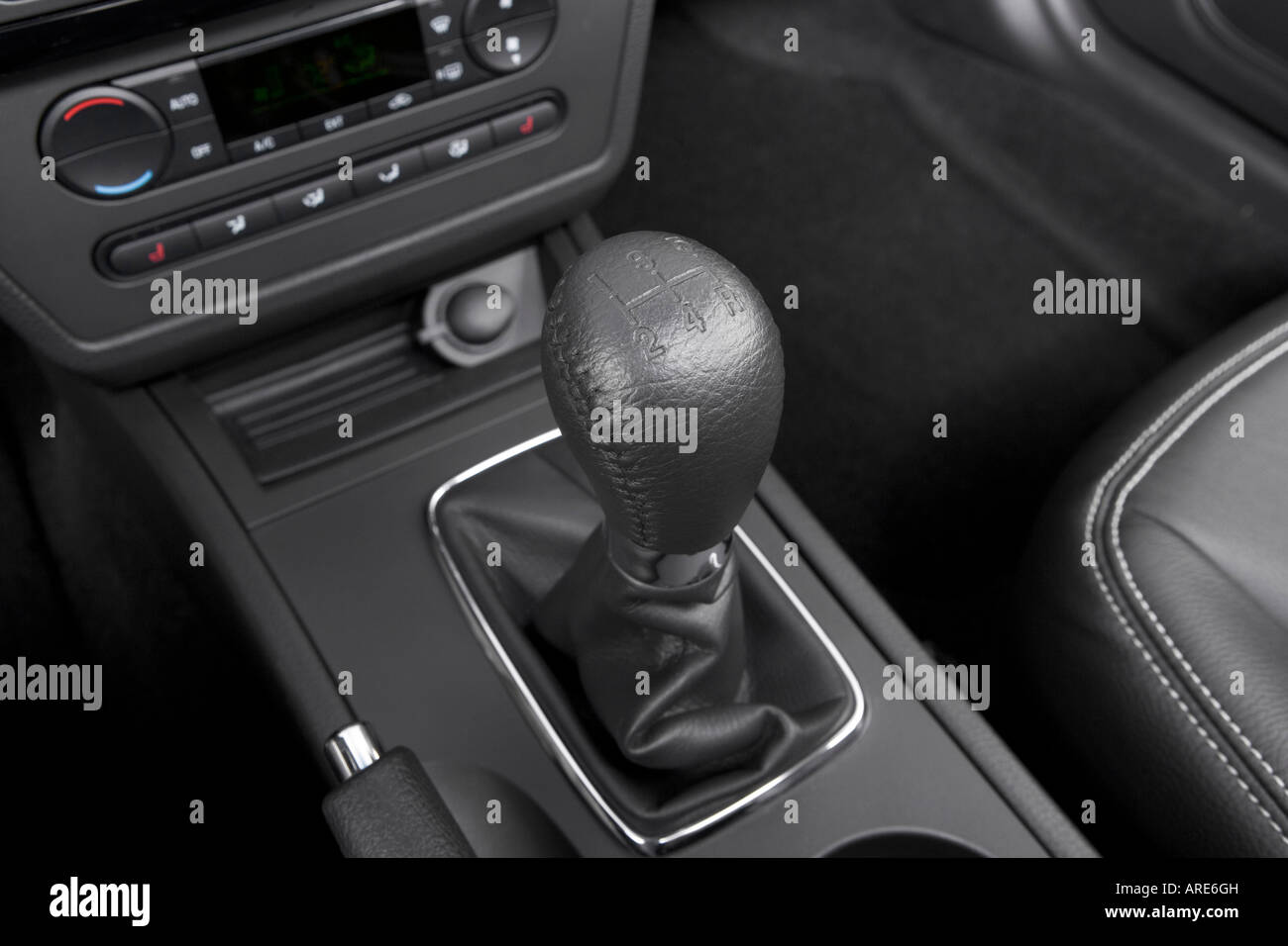 2006 Ford Fusion SEL in Red - Gear shifter/center console Stock Photo ...