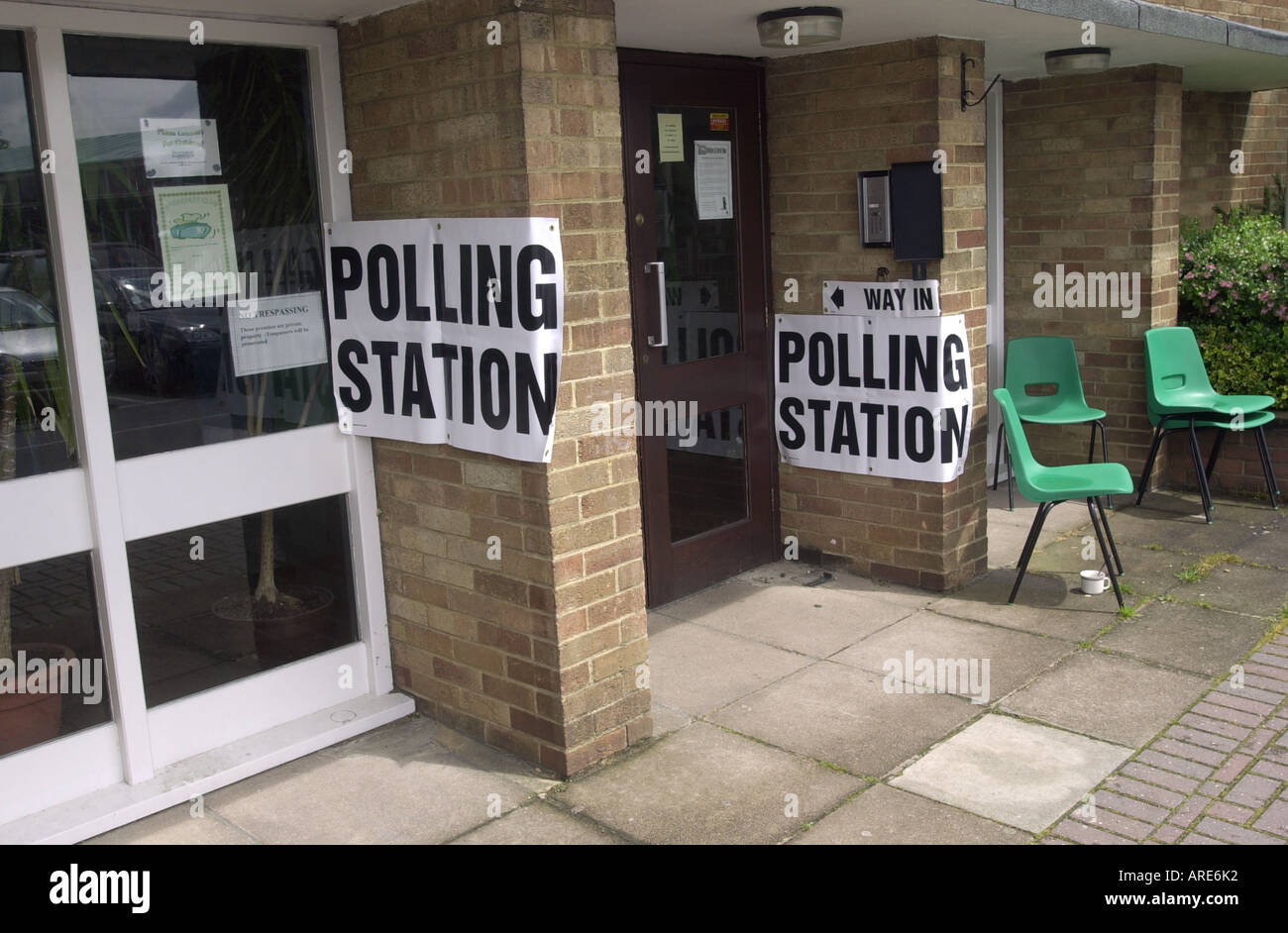 The polling station hi-res stock photography and images - Alamy