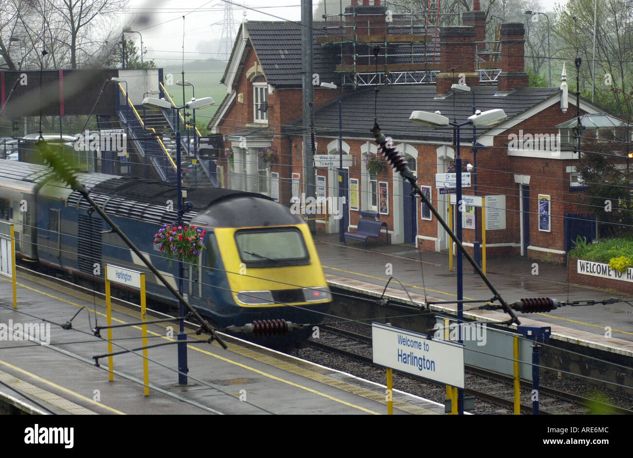 Intercity train speeds through Harlington station, Bedfordshire UK ...