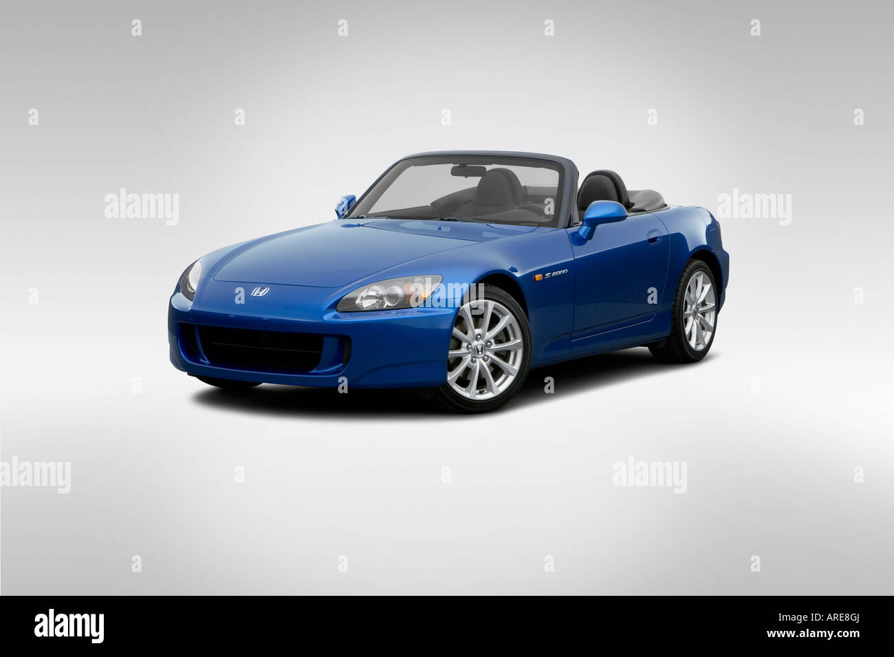 2006 Honda S2000 in Blue - Front angle view Stock Photo - Alamy