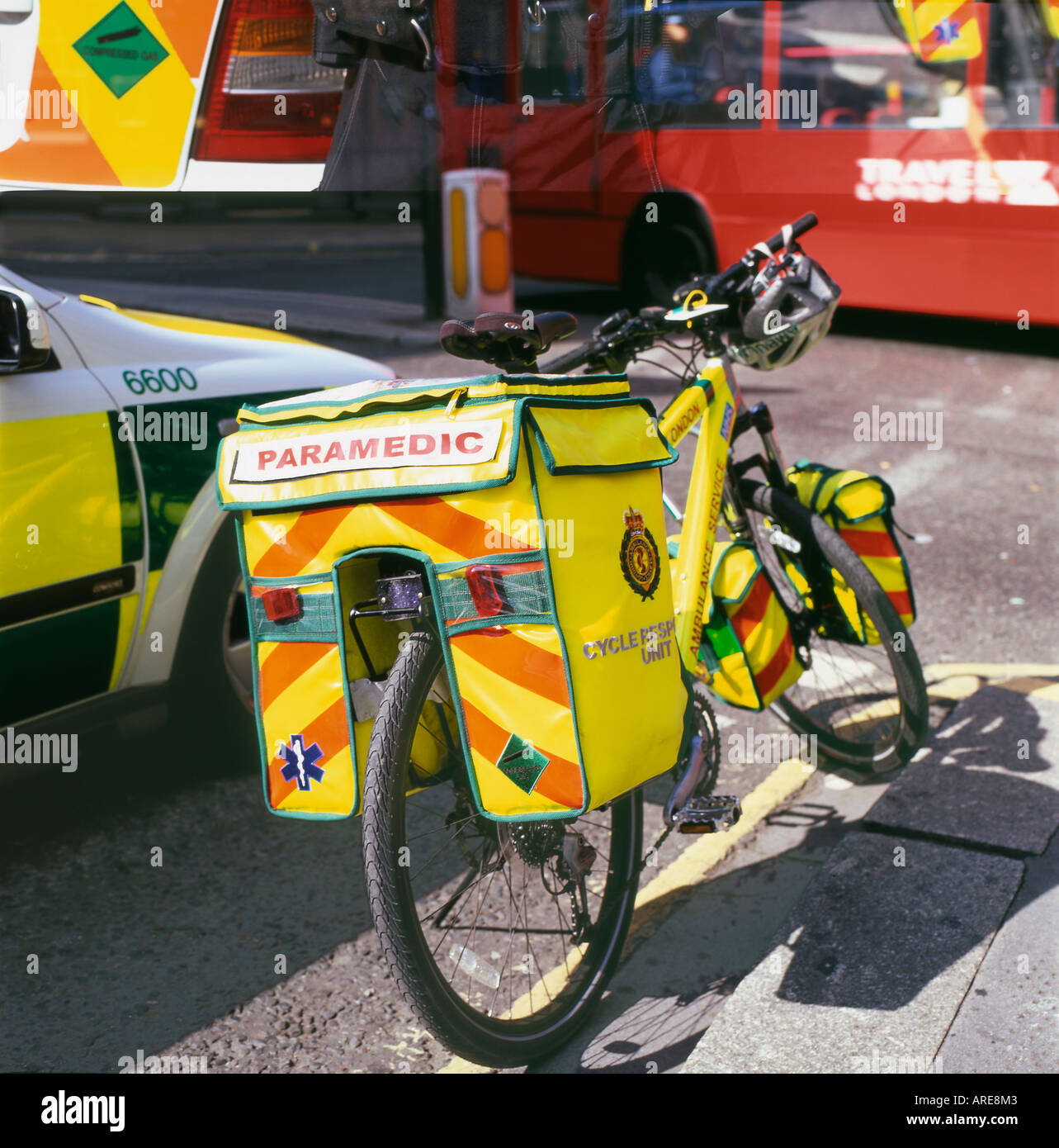 London ambulance service paramedic bicycle hi-res stock photography and ...