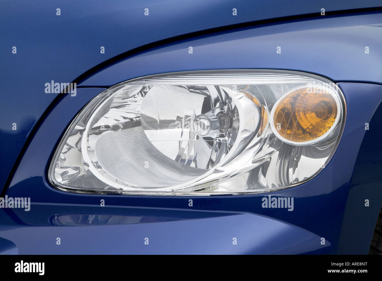 2006 Chevrolet HHR LS in Blue - Headlight Stock Photo - Alamy