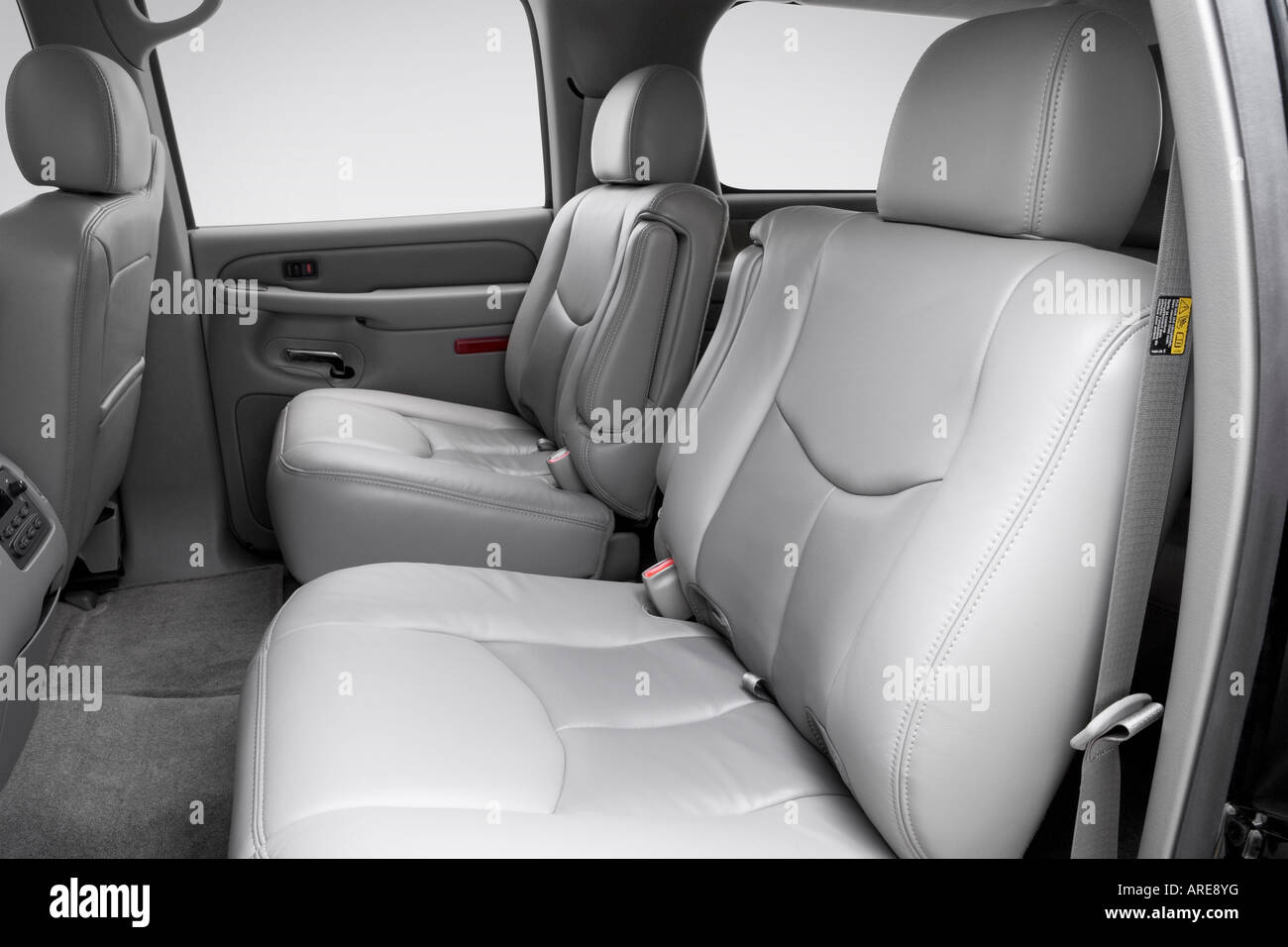 2006 GMC Yukon XL 1500 Denali in Black - Rear seats Stock Photo - Alamy