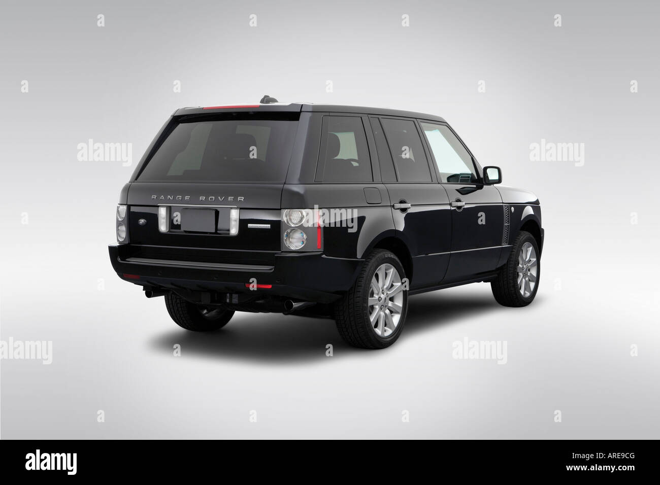 2006 Land Rover Range Rover Supercharged in Black - Rear angle view ...