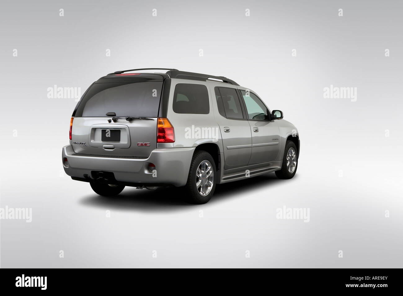 2006 gmc envoy denali in hi-res stock photography and images - Alamy