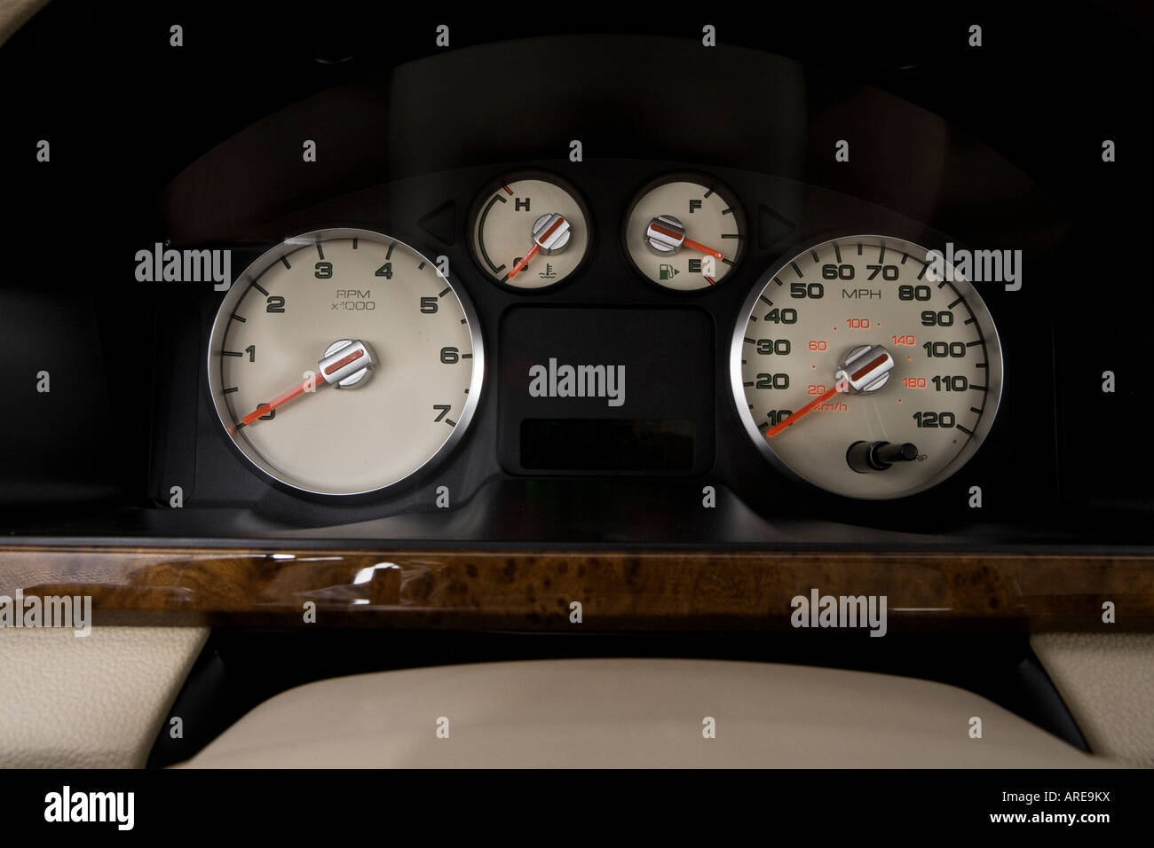 2006 Ford Five Hundred Limited in Red - Speedometer/tachometer Stock ...