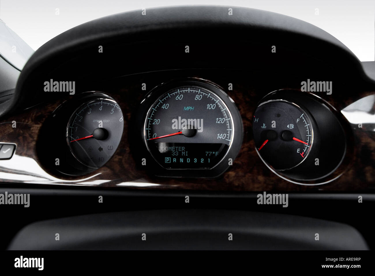 2006 Buick Lucerne CXS in Gray - Speedometer/tachometer Stock Photo - Alamy