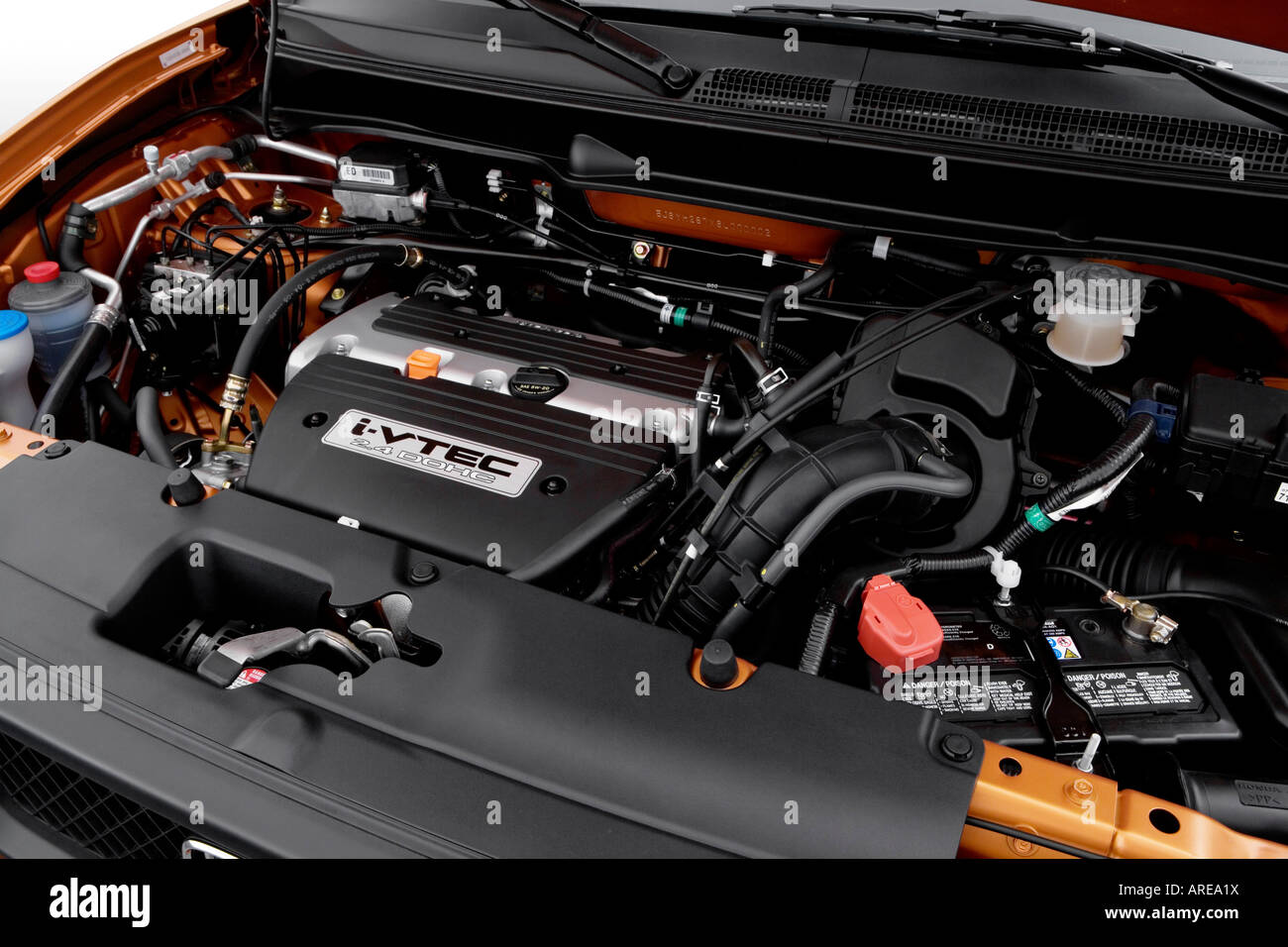 2006 Honda Element EX-P in Orange - Engine Stock Photo - Alamy