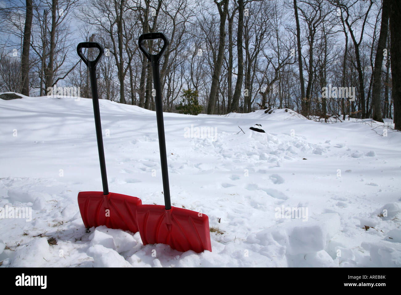 Snow shovels hi-res stock photography and images - Alamy