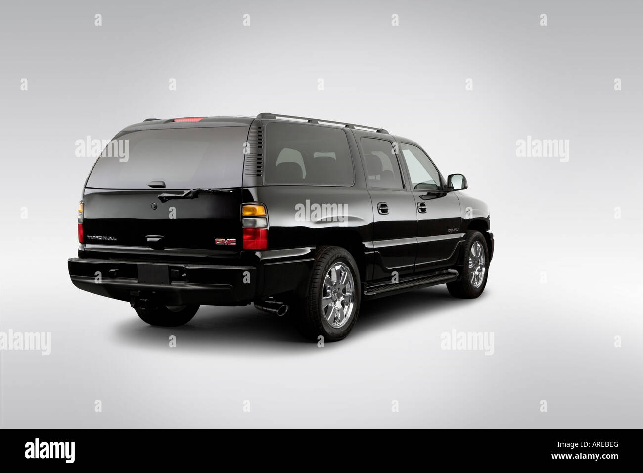 2006 GMC Yukon XL 1500 Denali in Black - Rear angle view Stock Photo ...
