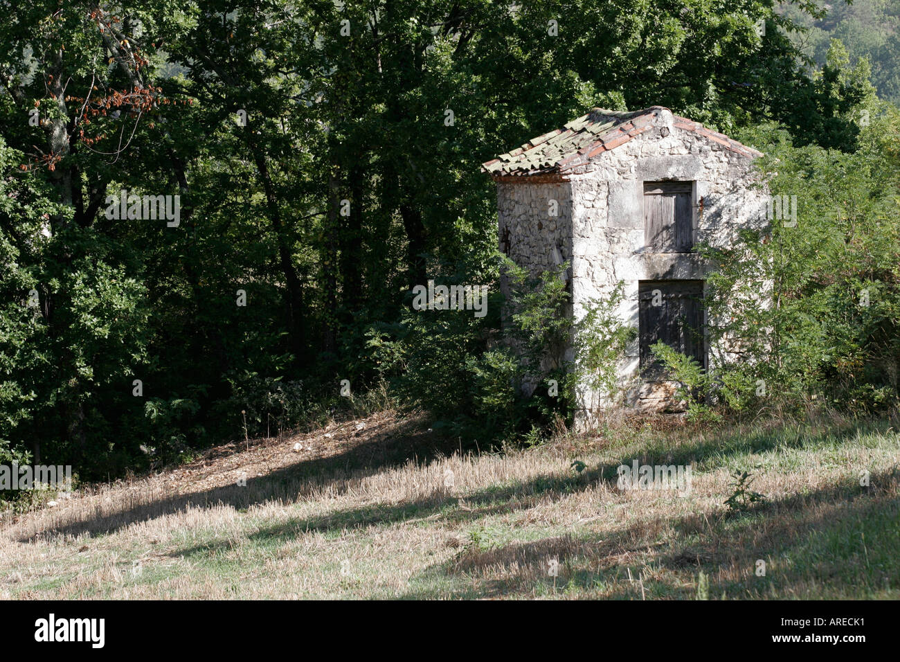 France stone hut hovel hi-res stock photography and images - Alamy