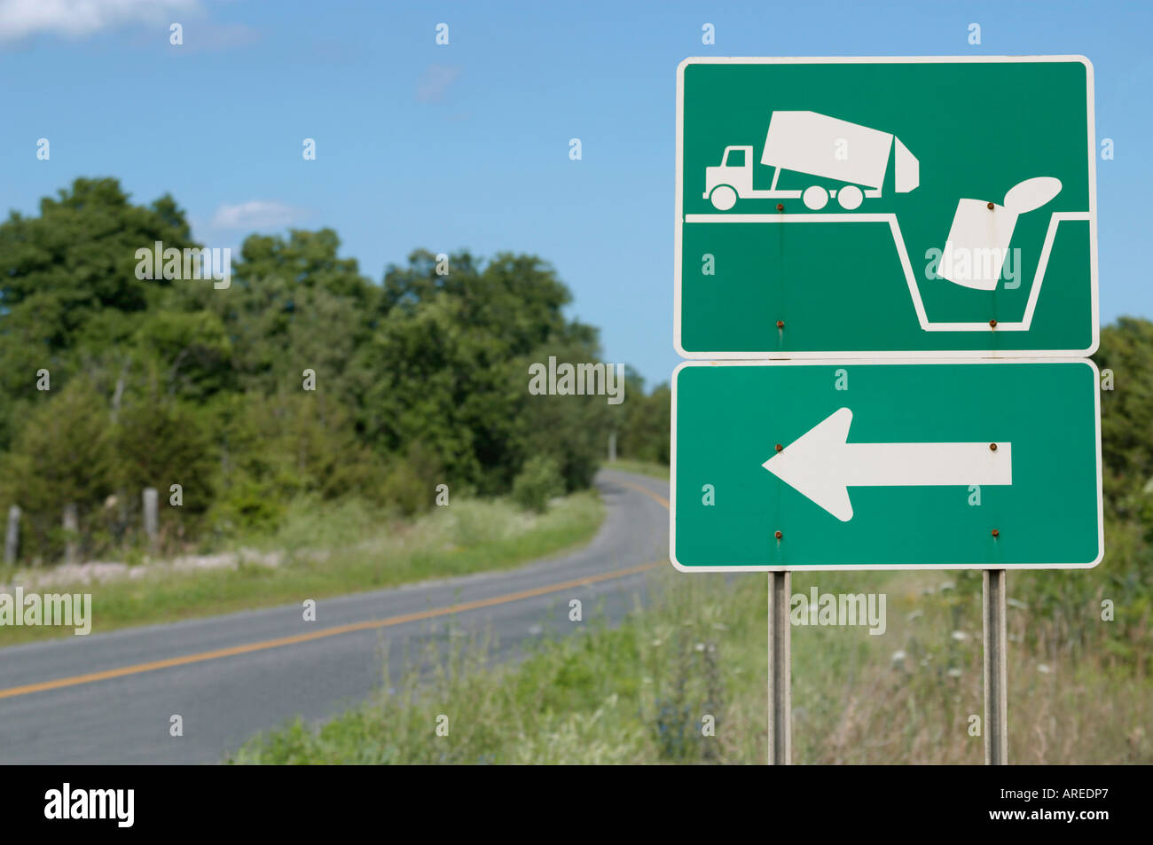 Garbage dump or recyclables station sign Stock Photo - Alamy