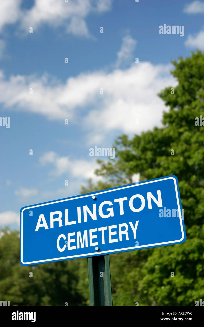 ARLINGTON CEMETERY sign in Arlington Cemetery Stock Photo - Alamy