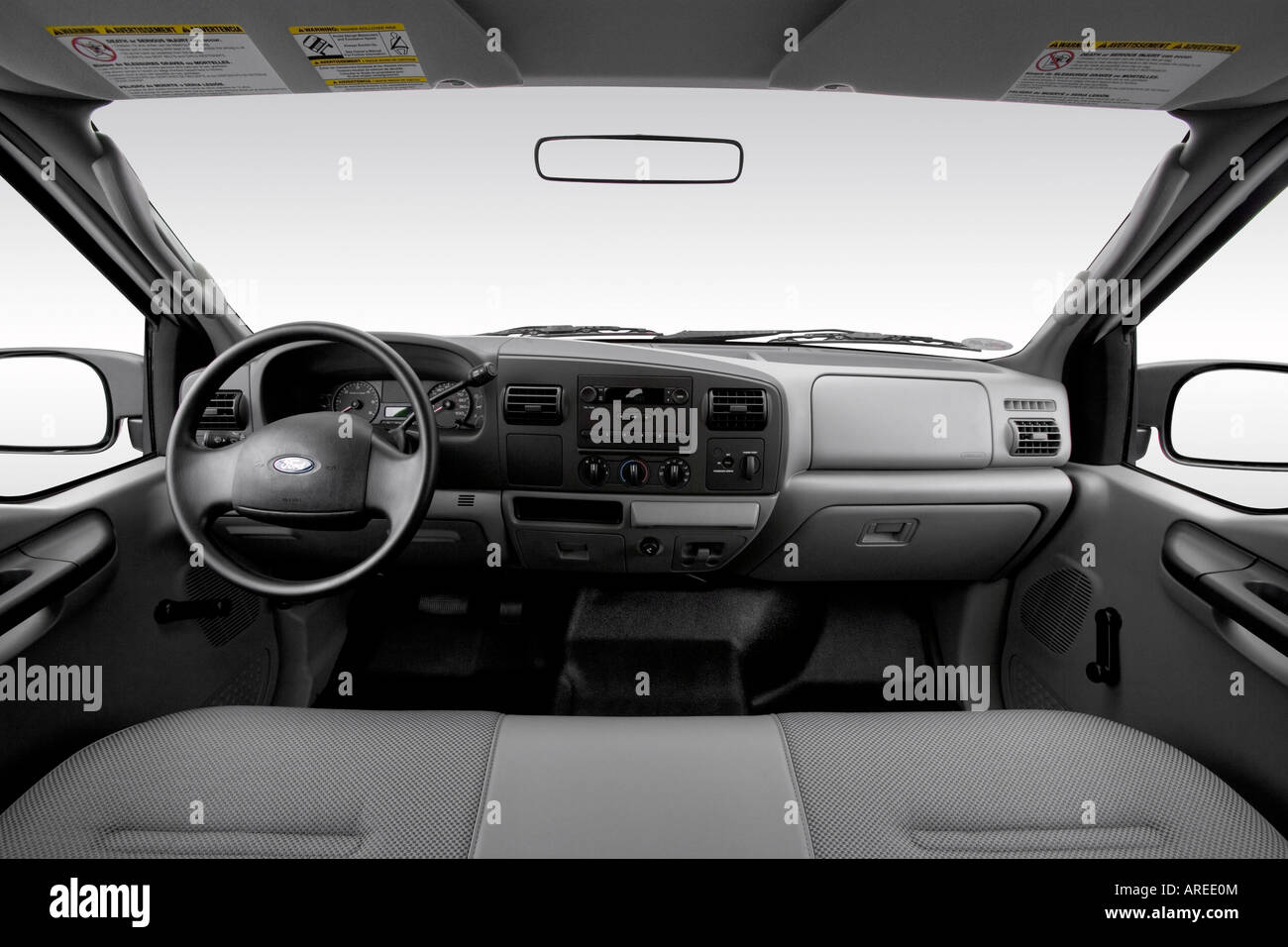 2006 Ford F-250 SD XL in White - Dashboard, center console, gear ...