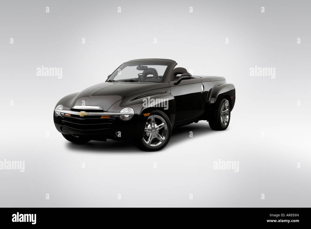 Chevrolet ssr hi-res stock photography and images - Alamy