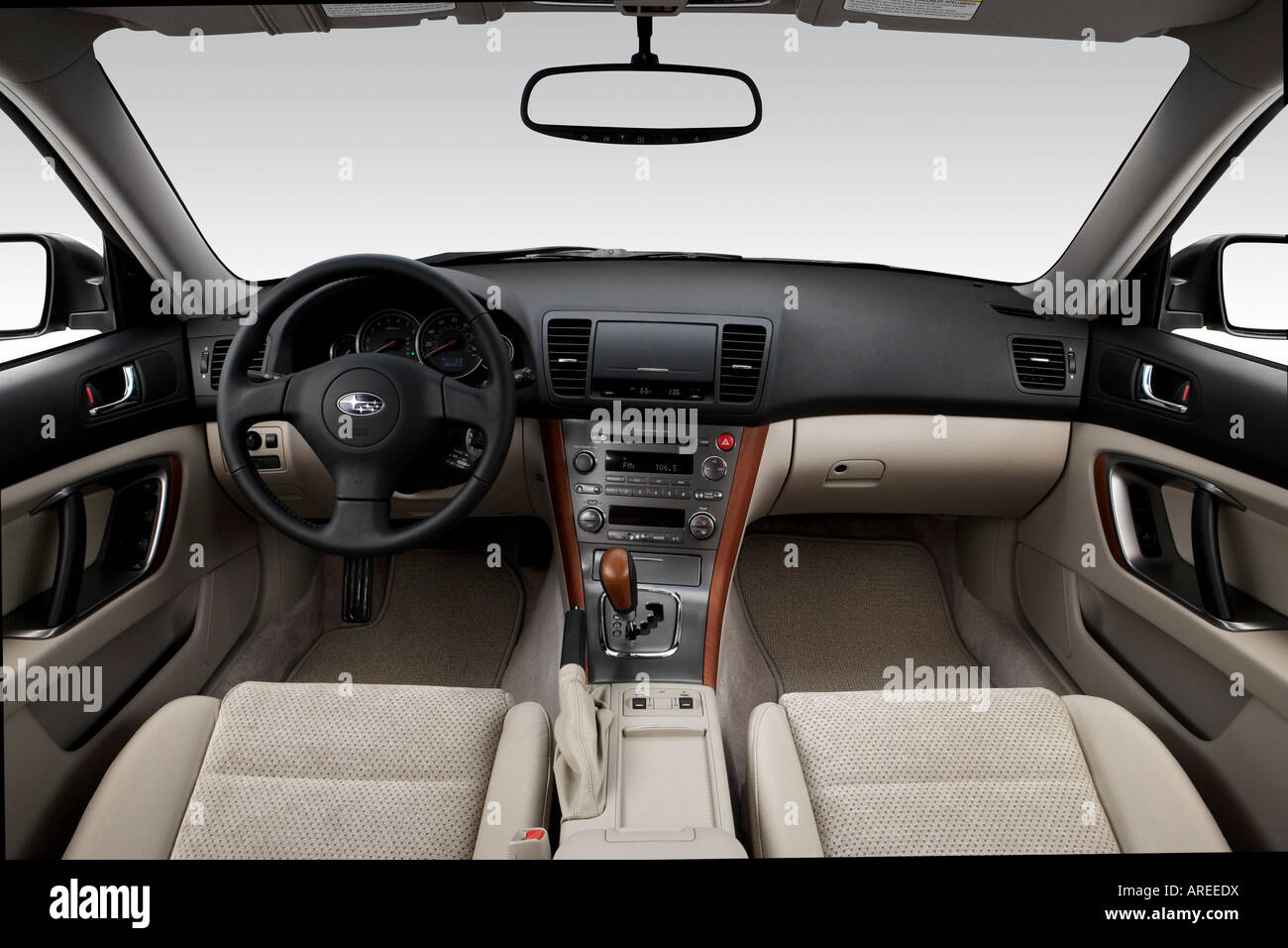 2006 Subaru Outback 3.0 R in Gold - Dashboard, center console, gear ...