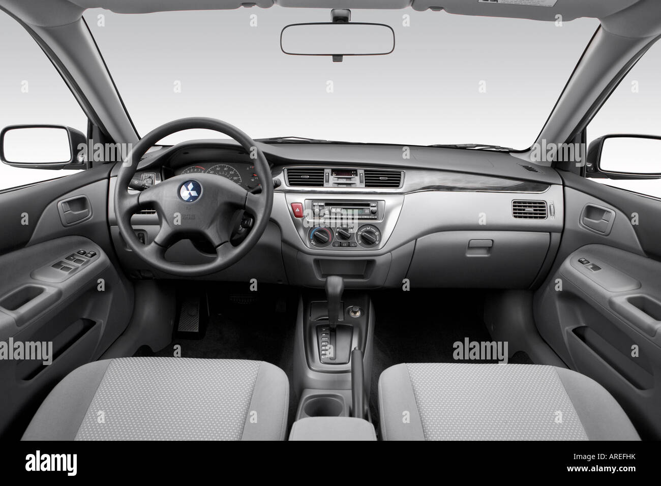 2006 Mitsubishi Lancer ES in Silver - Dashboard, center console, gear ...