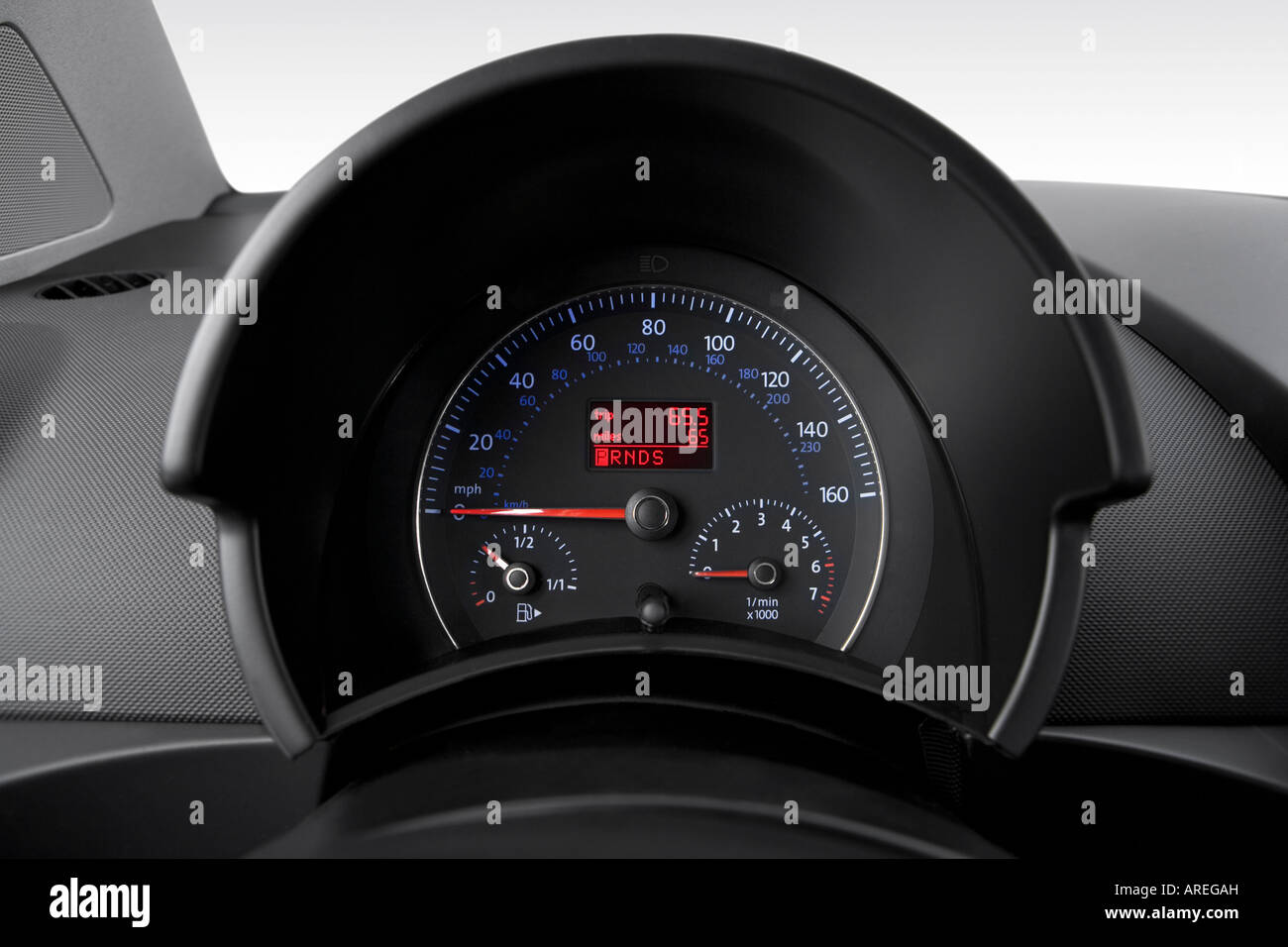 2006 Volkswagen New Beetle 2.5 in Gray - Speedometer/tachometer Stock ...