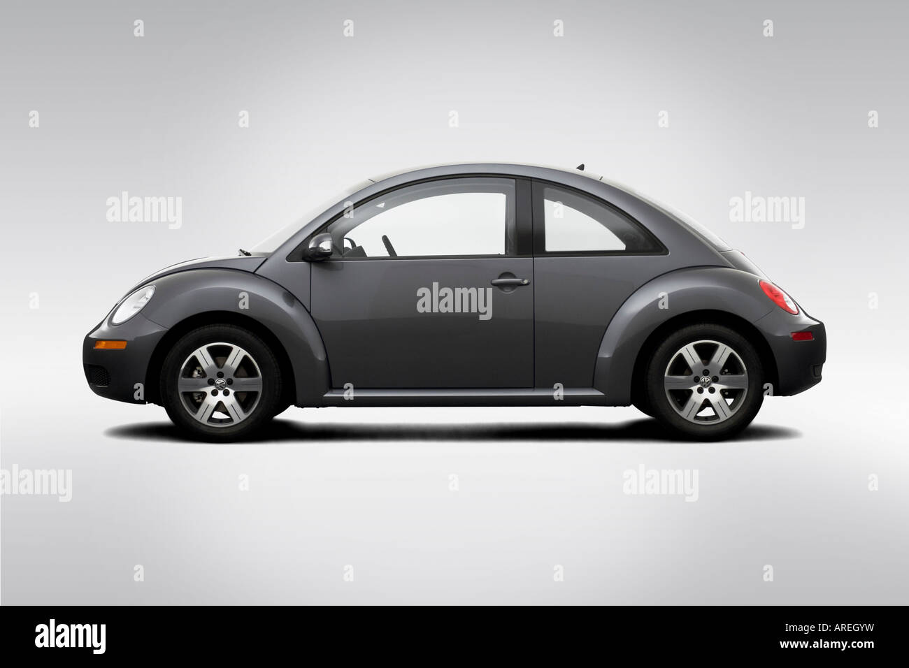 2006 Volkswagen New Beetle 2.5 in Gray - Drivers Side Profile Stock ...