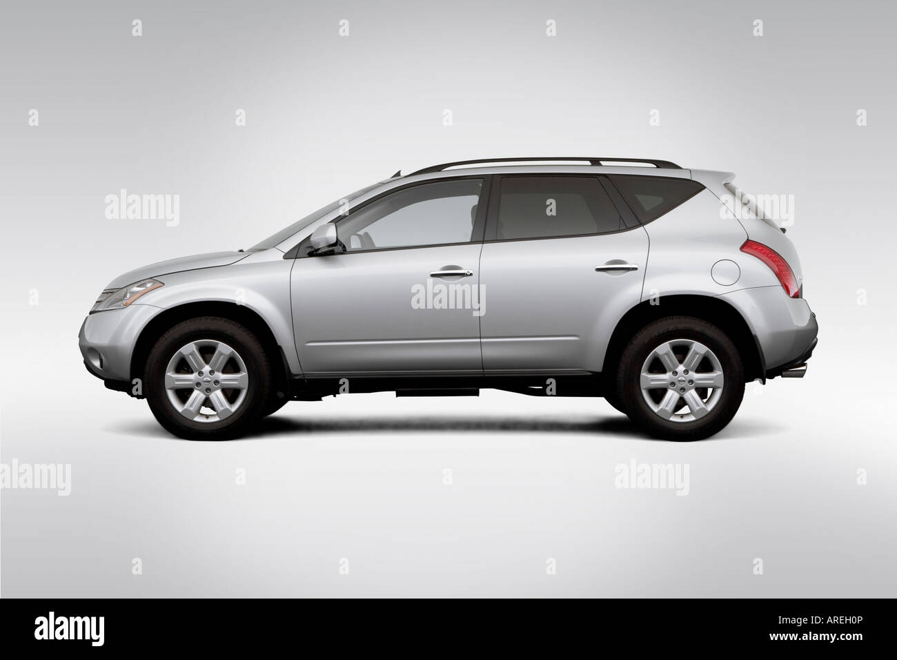2006 nissan murano in silver hi-res stock photography and images - Alamy