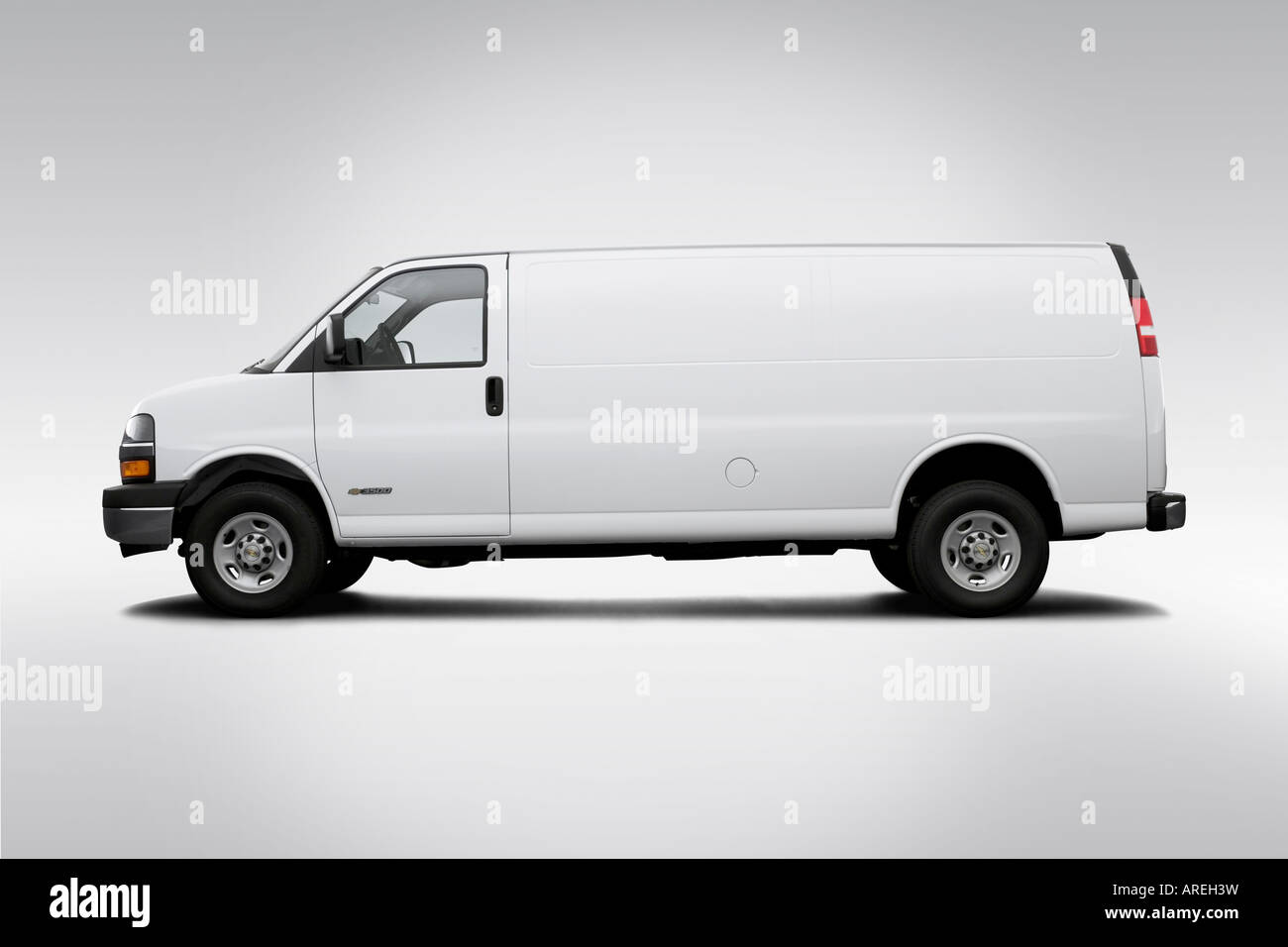 2006 Chevrolet Express Cargo 3500 Extended in White - Drivers Side ...