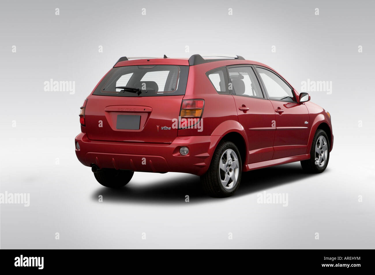 2006 Pontiac Vibe in Red - Rear angle view Stock Photo - Alamy