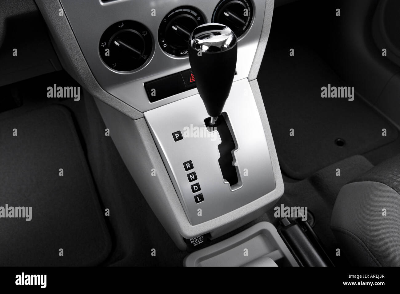 2007 Dodge Caliber SE in Orange - Gear shifter/center console Stock ...