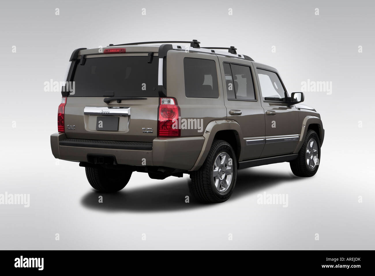 2006 Jeep Commander Limited in Beige - Rear angle view Stock Photo - Alamy
