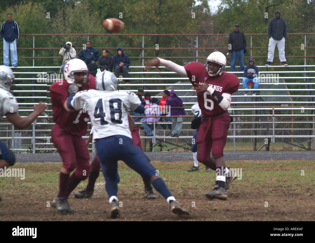 High school football game hi-res stock photography and images - Alamy