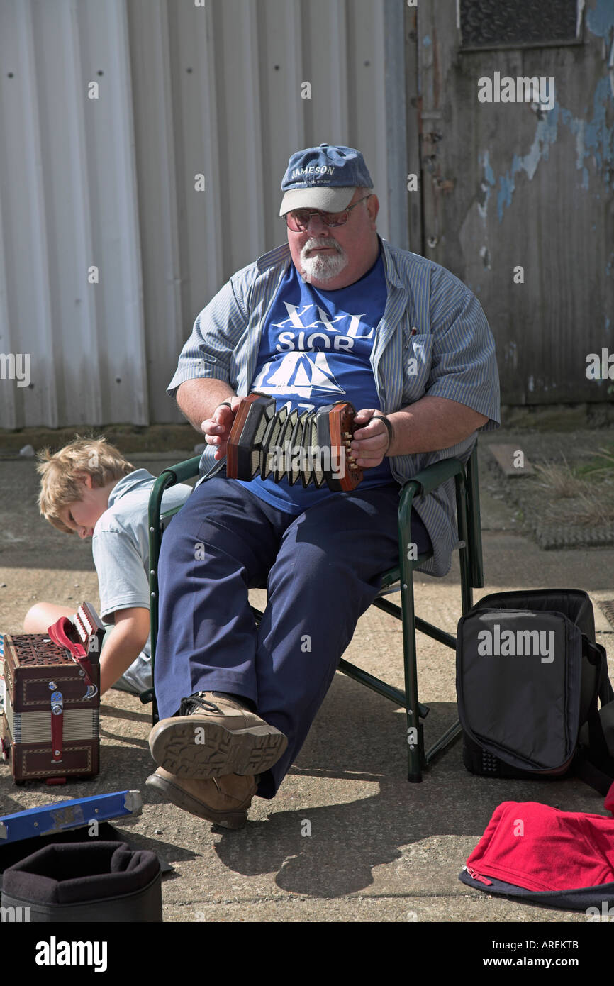 Sea shanty hi-res stock photography and images - Alamy