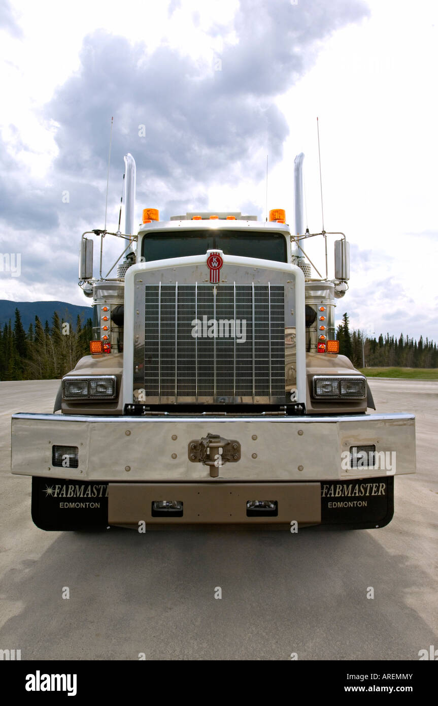 A head on in your face close up front view of a truck Stock Photo - Alamy