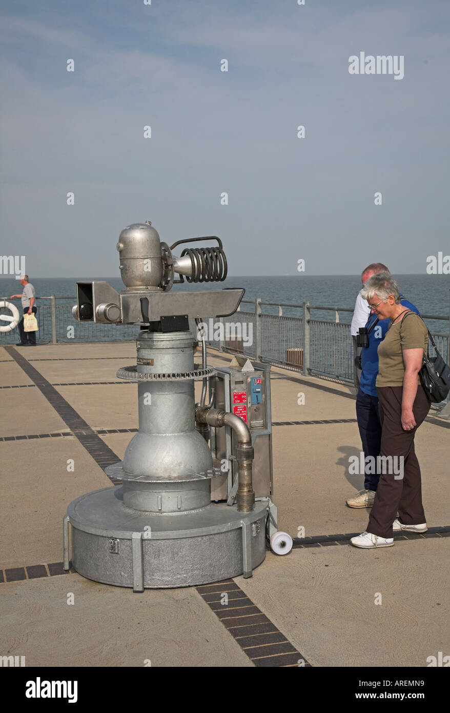 The Quantom Tunnelling Telescope by Tim Hunkin, Southwold pier, Suffolk ...